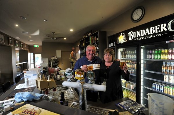 Flooded Carisbrook pub opens doors | Bendigo Advertiser | Bendigo, VIC