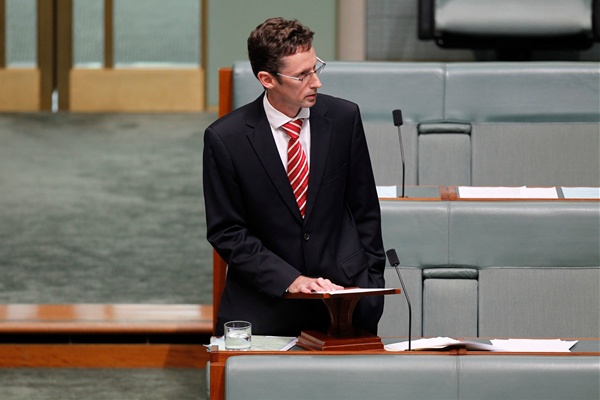 MP Stephen Jones backs Wilton airport | Illawarra Mercury | Wollongong, NSW