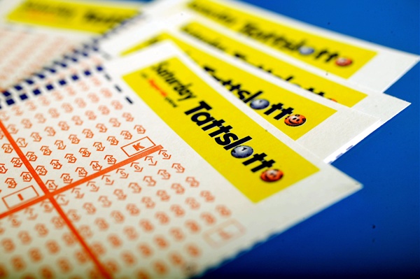 Warrnambool family wins top TattsLotto prize | The Standard ...